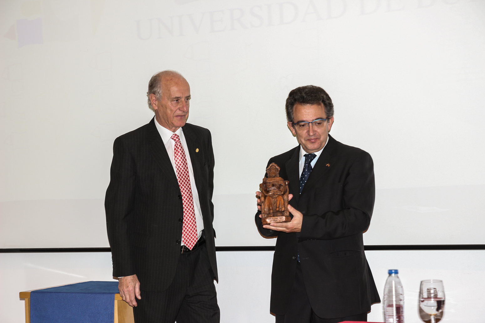 ALUMNI rindió un emotivo homenaje a Alfonso Murillo | Universidad de Burgos